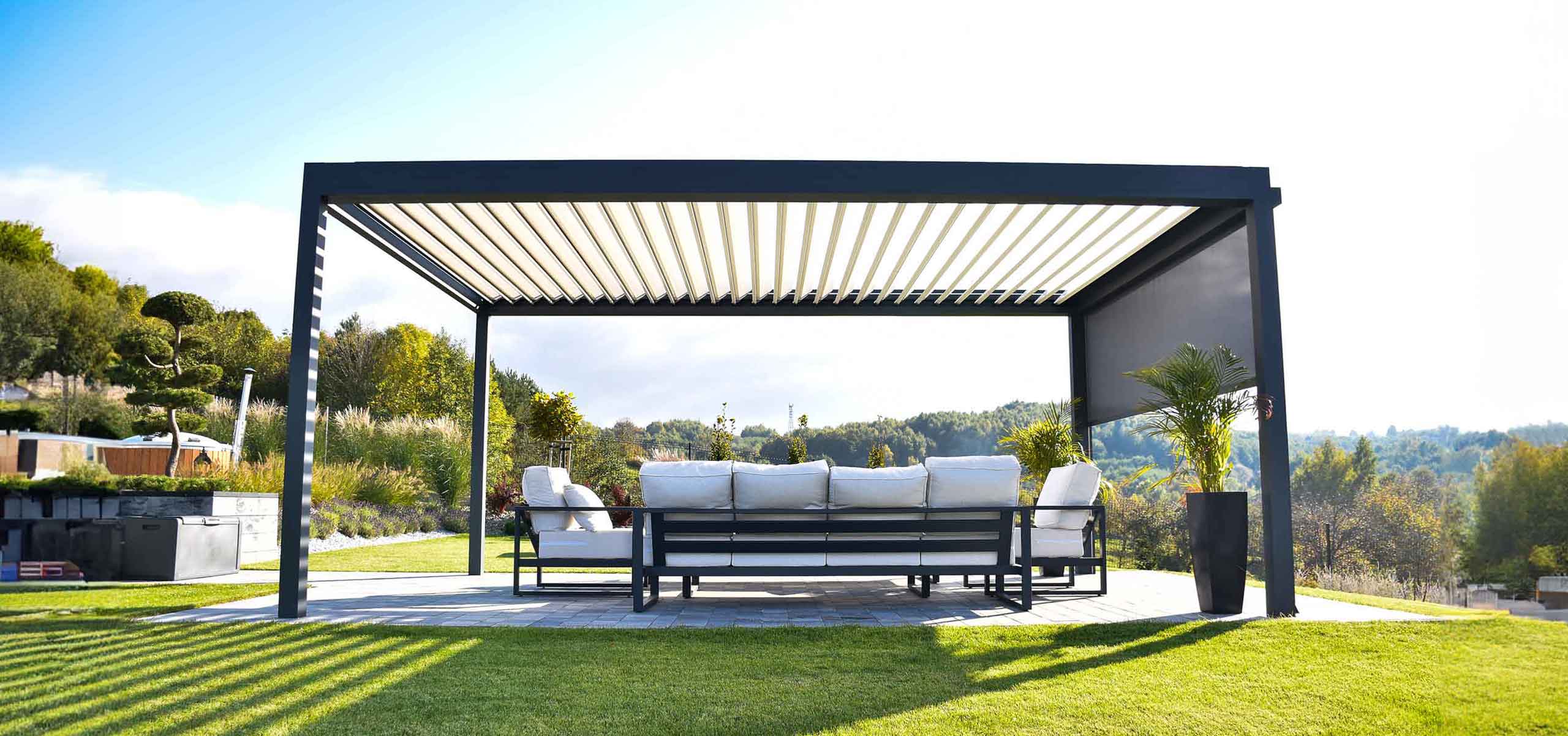Instashade | Luxury Parasols & Outdoor Heating & Lighting