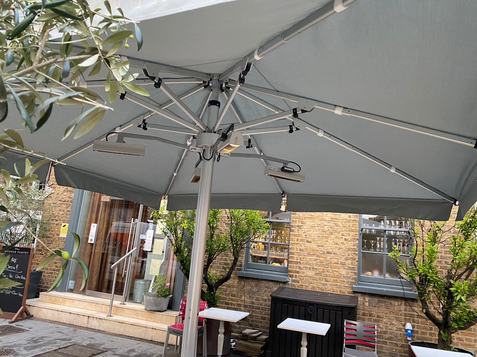 Nova Parasol With Heat and Light - Instashade